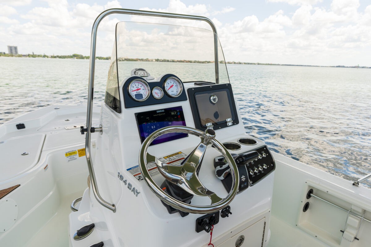 214 Shallow Bay Center Console Bay Boat - NauticStar Boats