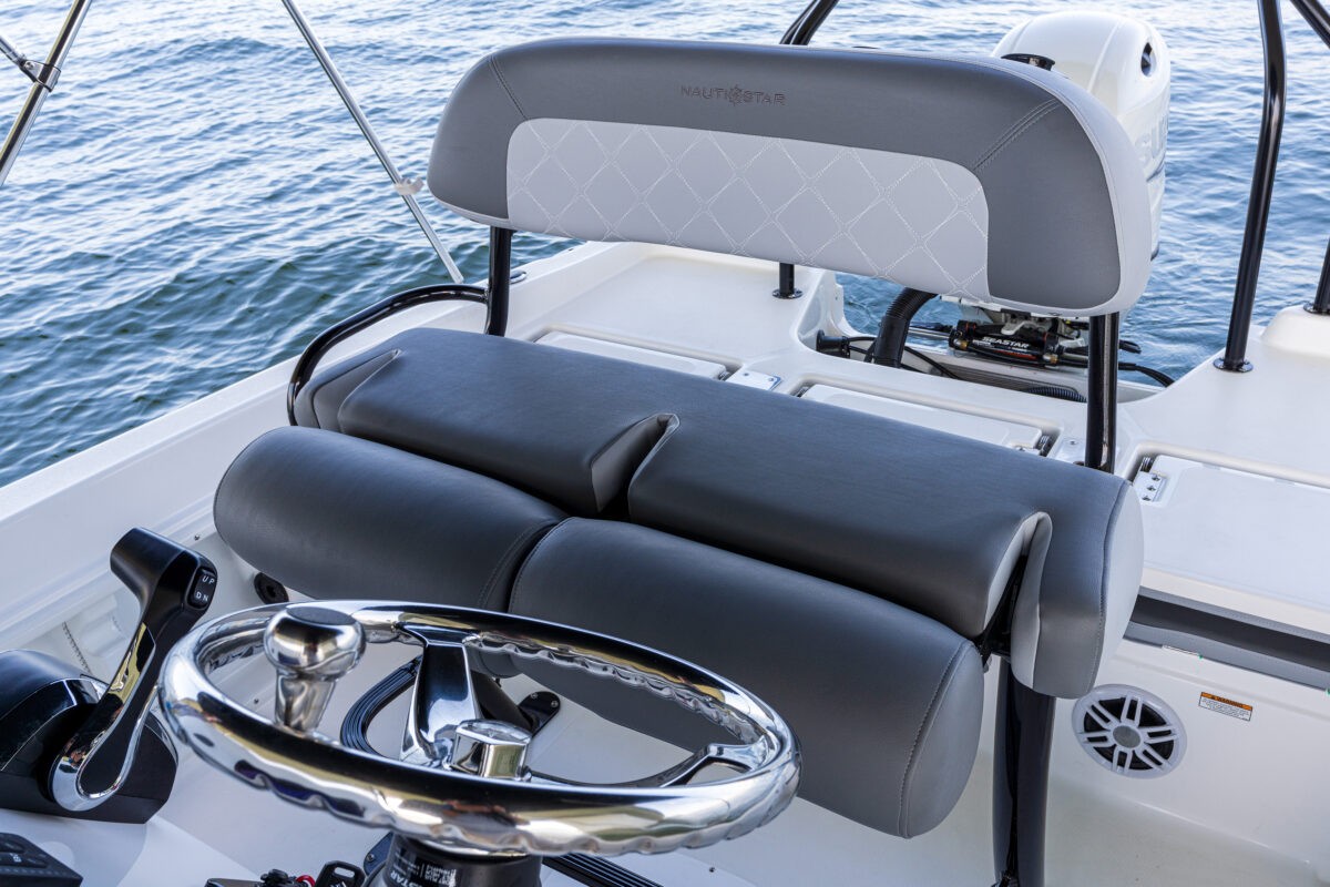 211 Hybrid Center Console Hybrid Boat - NauticStar Boats